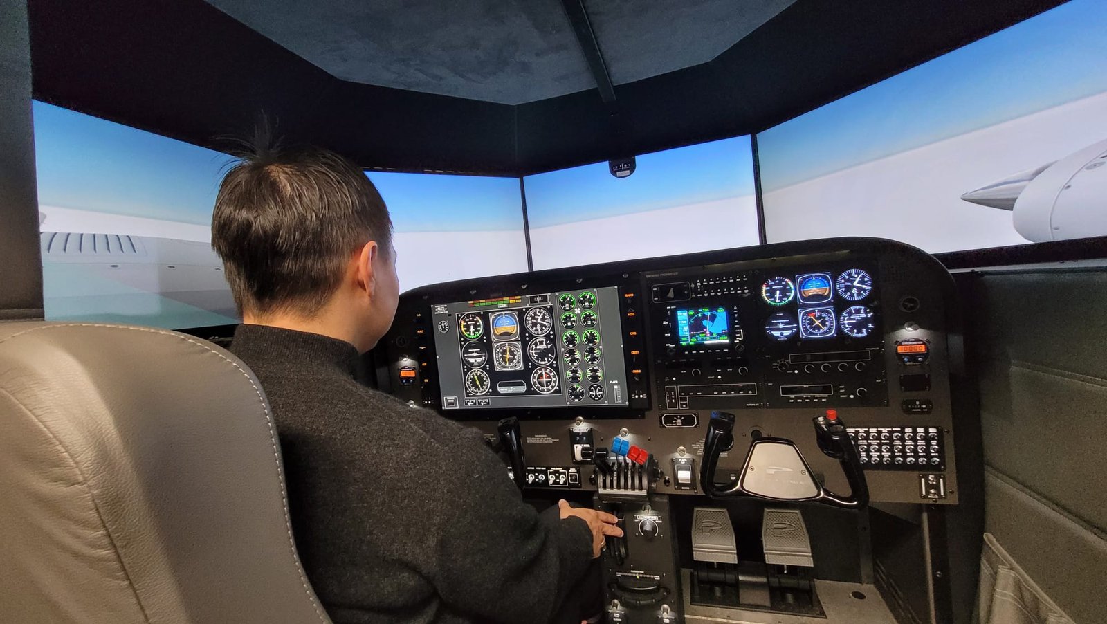 PRECISION FLIGHT CONTROLS SIMULATOR DCX MAX NG - Canadian Flight Centre